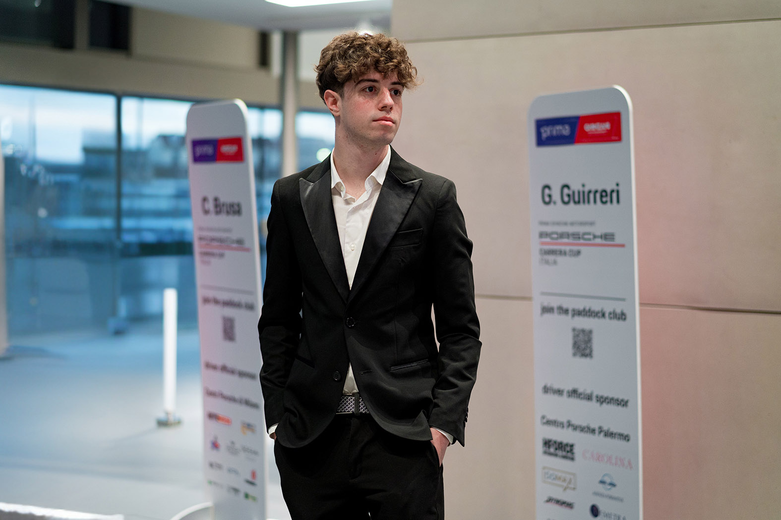 Giuseppe Guirreri a Milano nel "red carpet" della Porsche Carrera Cup ...
